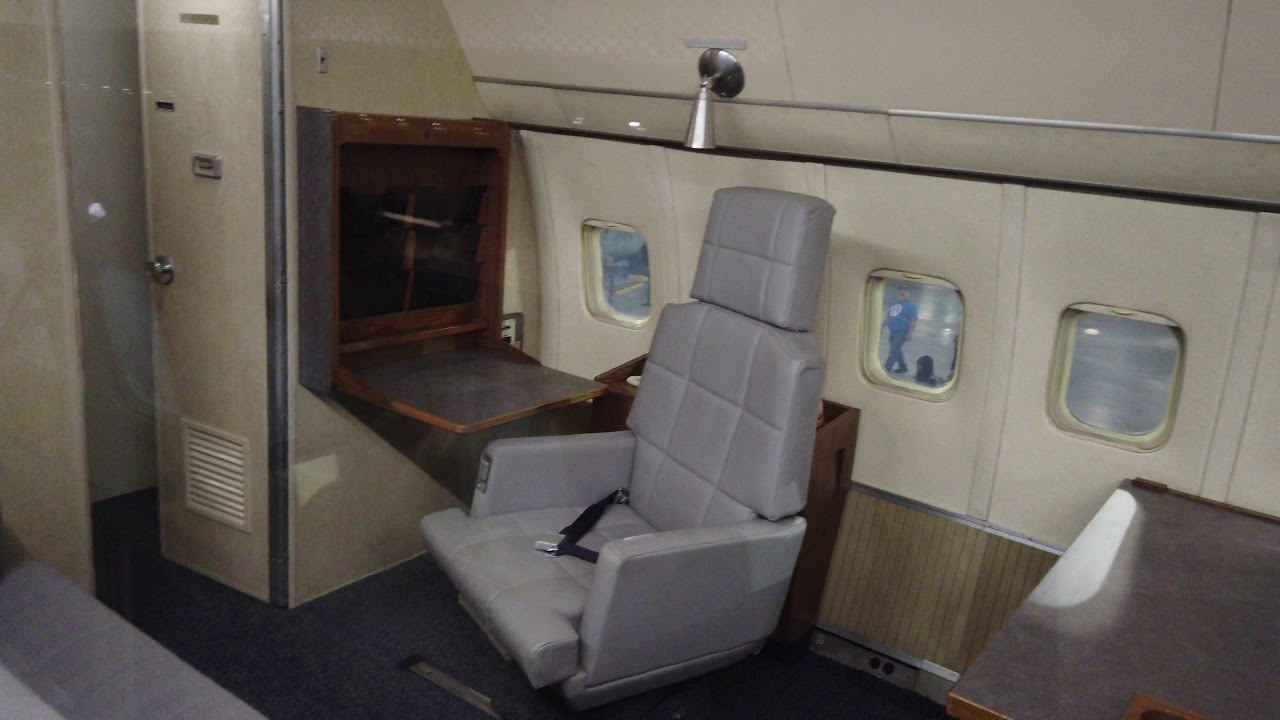 Complete walk through of JFK Air Force One Plane. SAM 26000. - YouTube