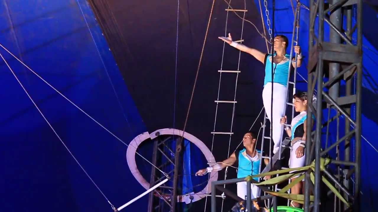 Trapecio circo - YouTube