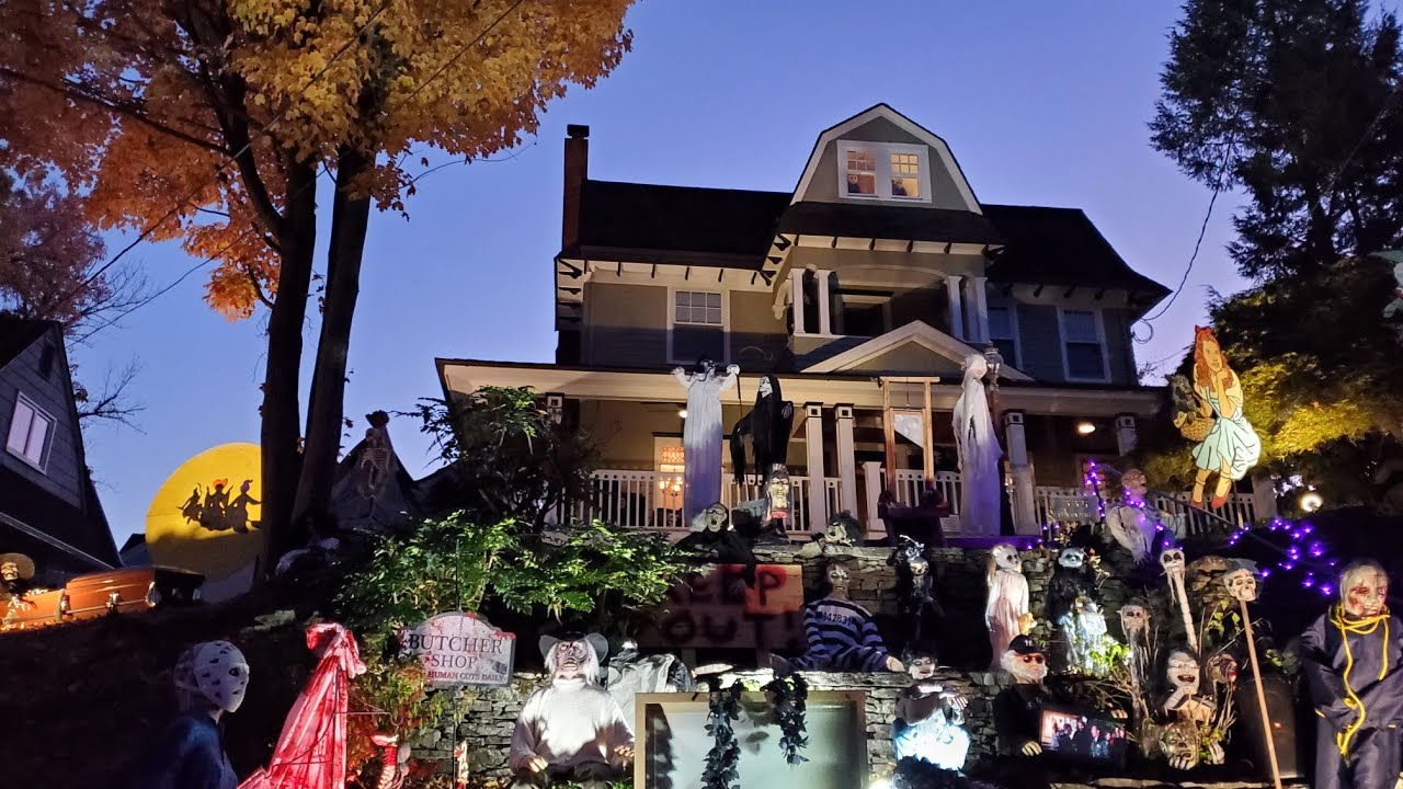 Clinton Place, Halloween Decor (Oct 26,2024) - YouTube
