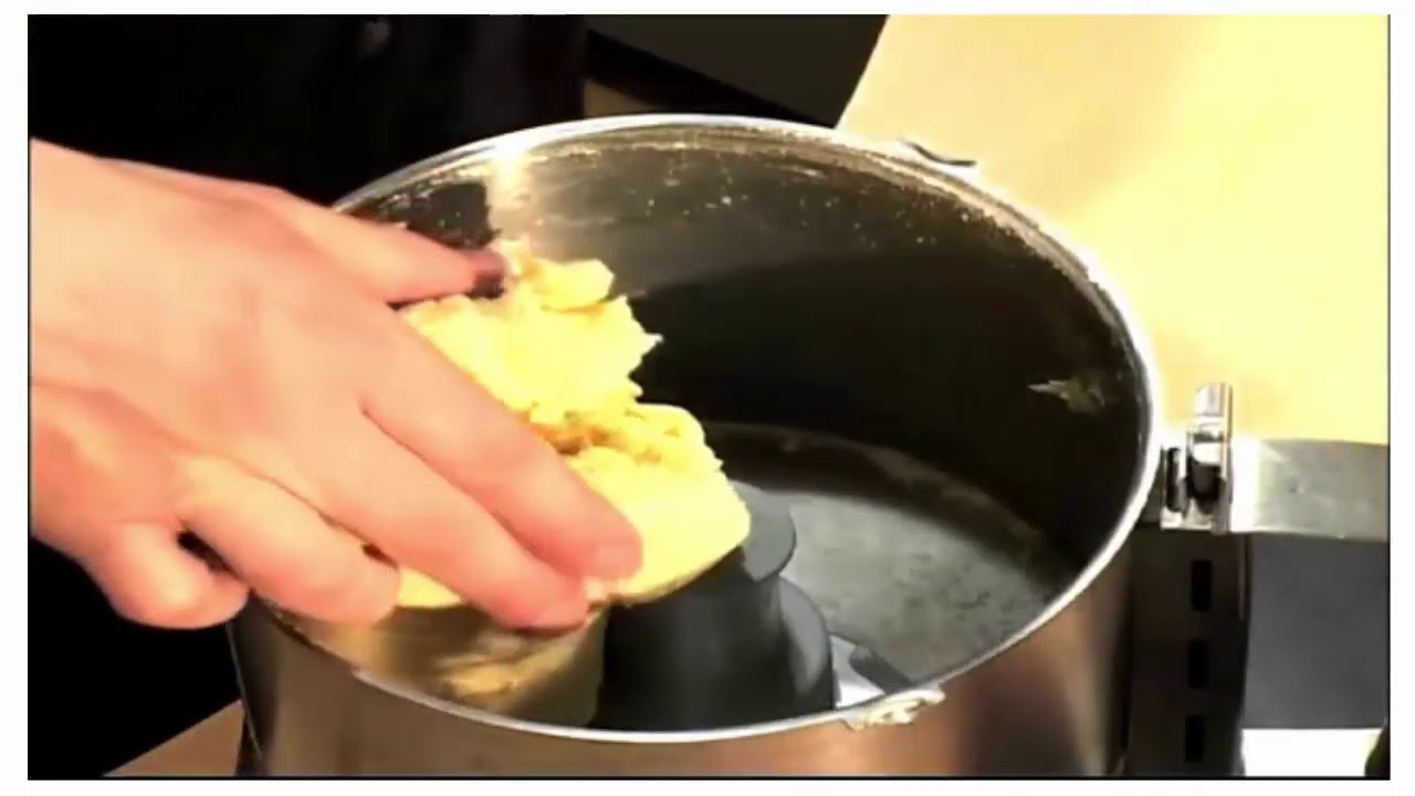 Robot Coupe R301 ULTRA Food Processor Cutter and Vegetable Slicer - YouTube