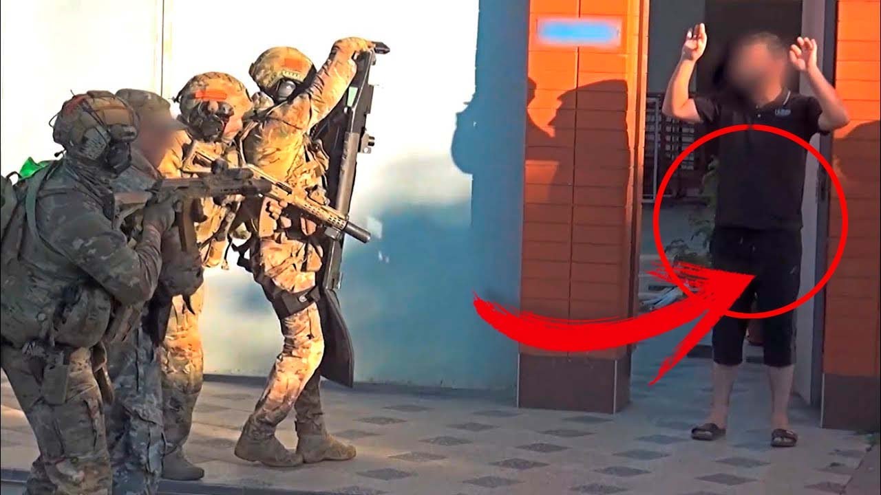 🛑 FSB raid in mansion of the ISIS members. Footage of FSB in action ...