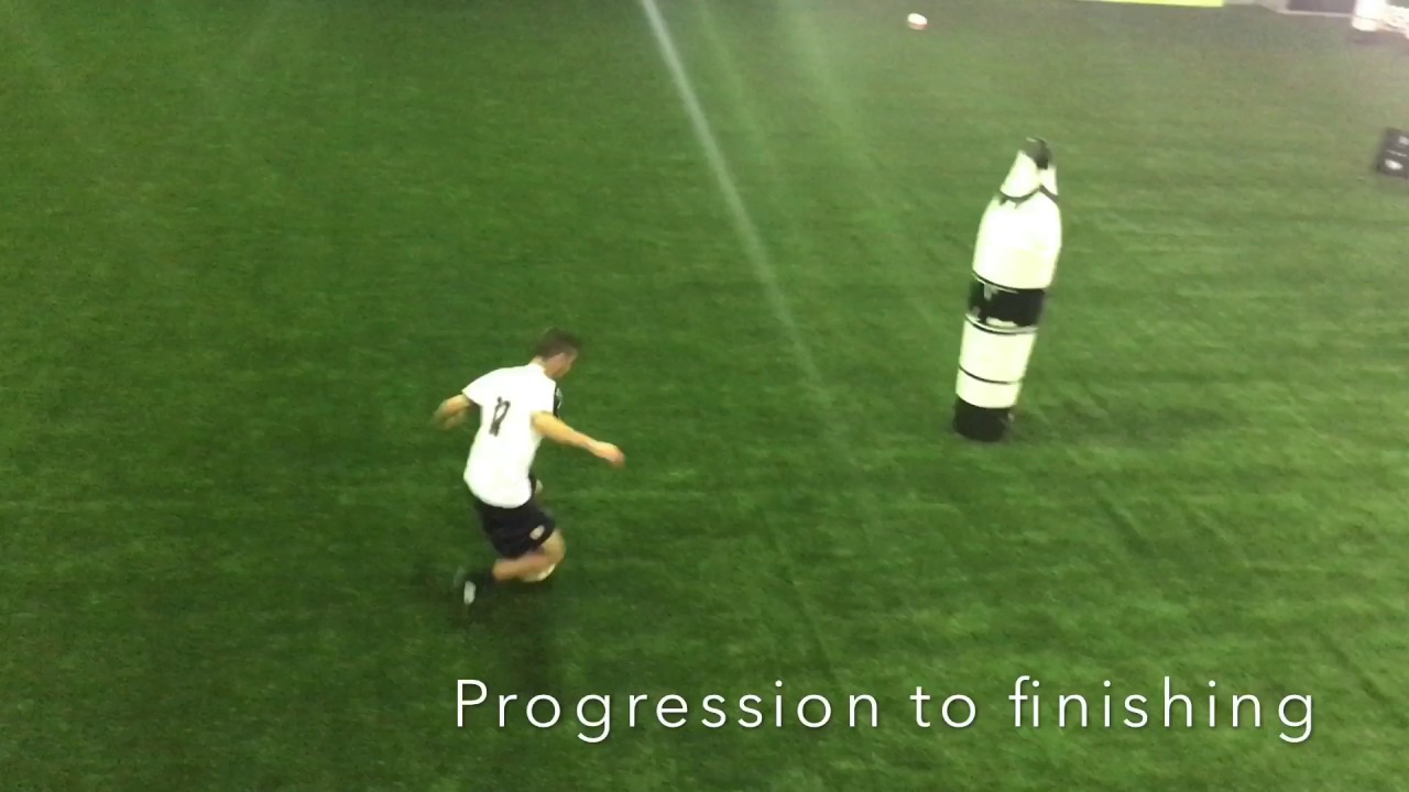 Football session for right fullbacks - YouTube