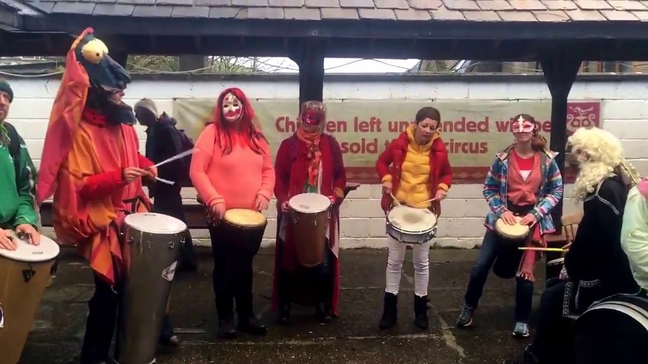 Wrens Day in Dingle - YouTube