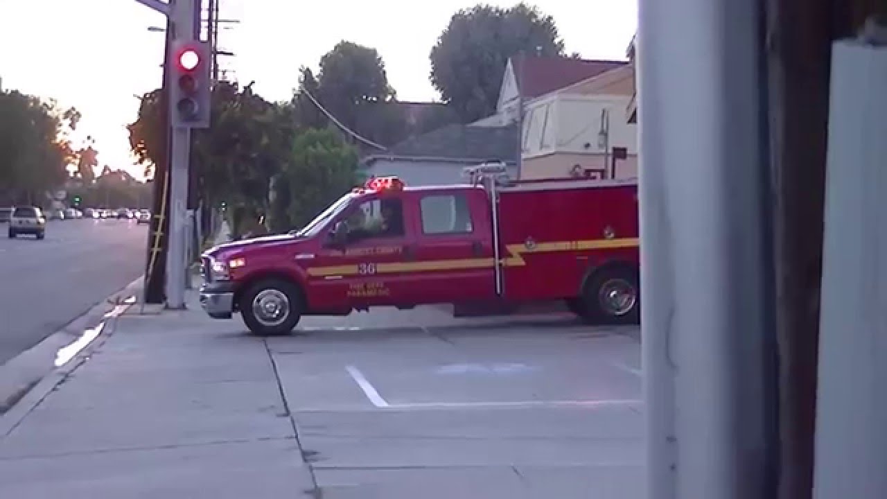 [OLD] LACoFD squad 36 (reserve) and engine 36 responding - YouTube