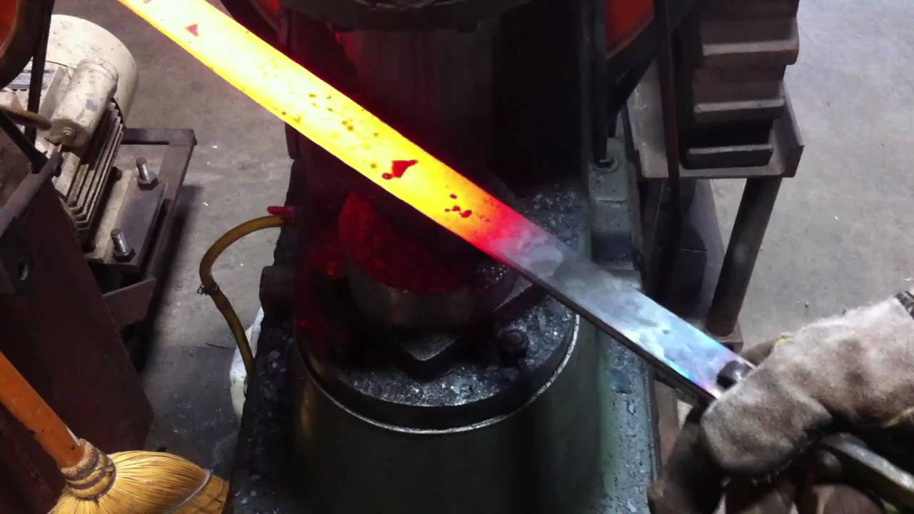 Forging swords under powerhammer - YouTube