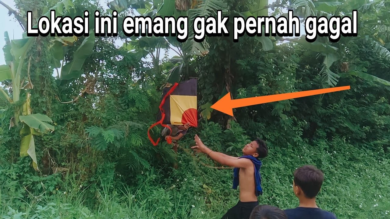 Rebutan layangan putus, dilapak legend!!! - YouTube