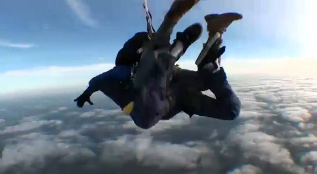 Robert Grattan Tandem Skydive - YouTube
