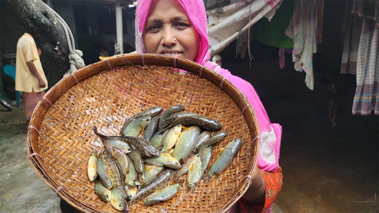 Deshi Koi Mach Bhuna - Koi Fish Vuna - Climbing Fish Curry - Maccher ...