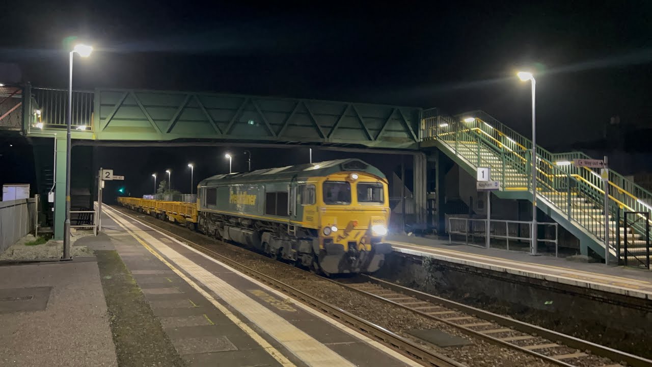 Freightliner 66553 @ Keyham Station with XC 221141 wanting in on some ...