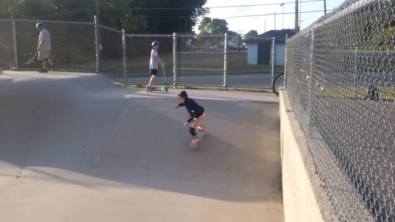 Eva Castro Peabody skate park! - YouTube