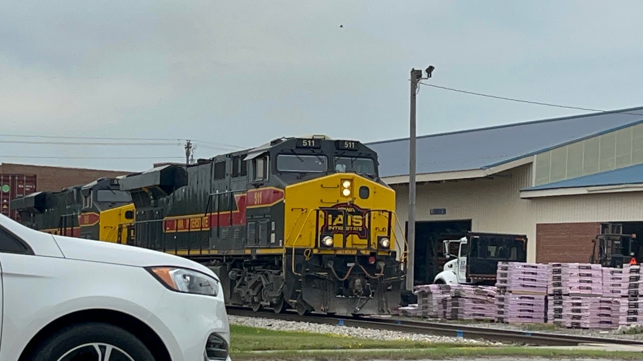IAIS 511 Eastbound thru grinnell - YouTube