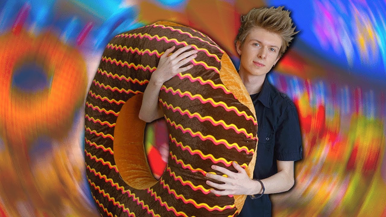 WINNING THE WORLDS BIGGEST ARCADE PRIZE!! - YouTube