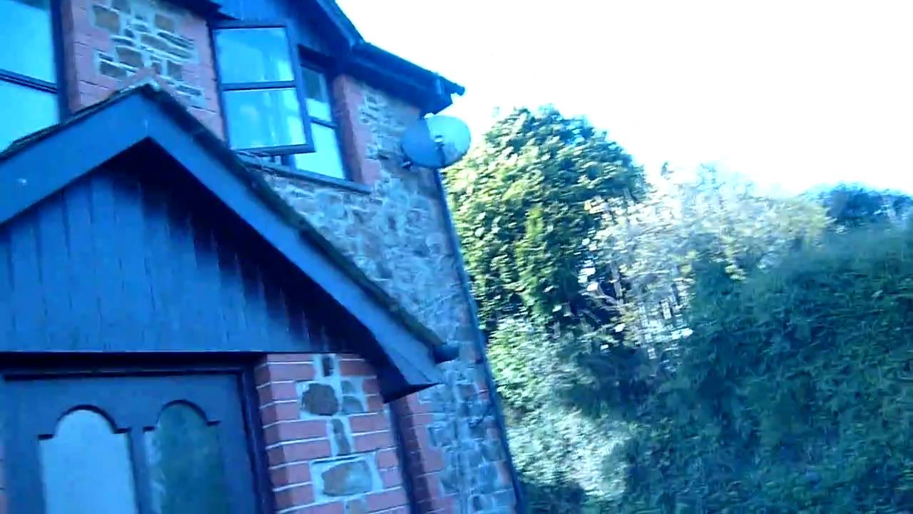 Dad smashes kid's Xbox 360 elite - YouTube