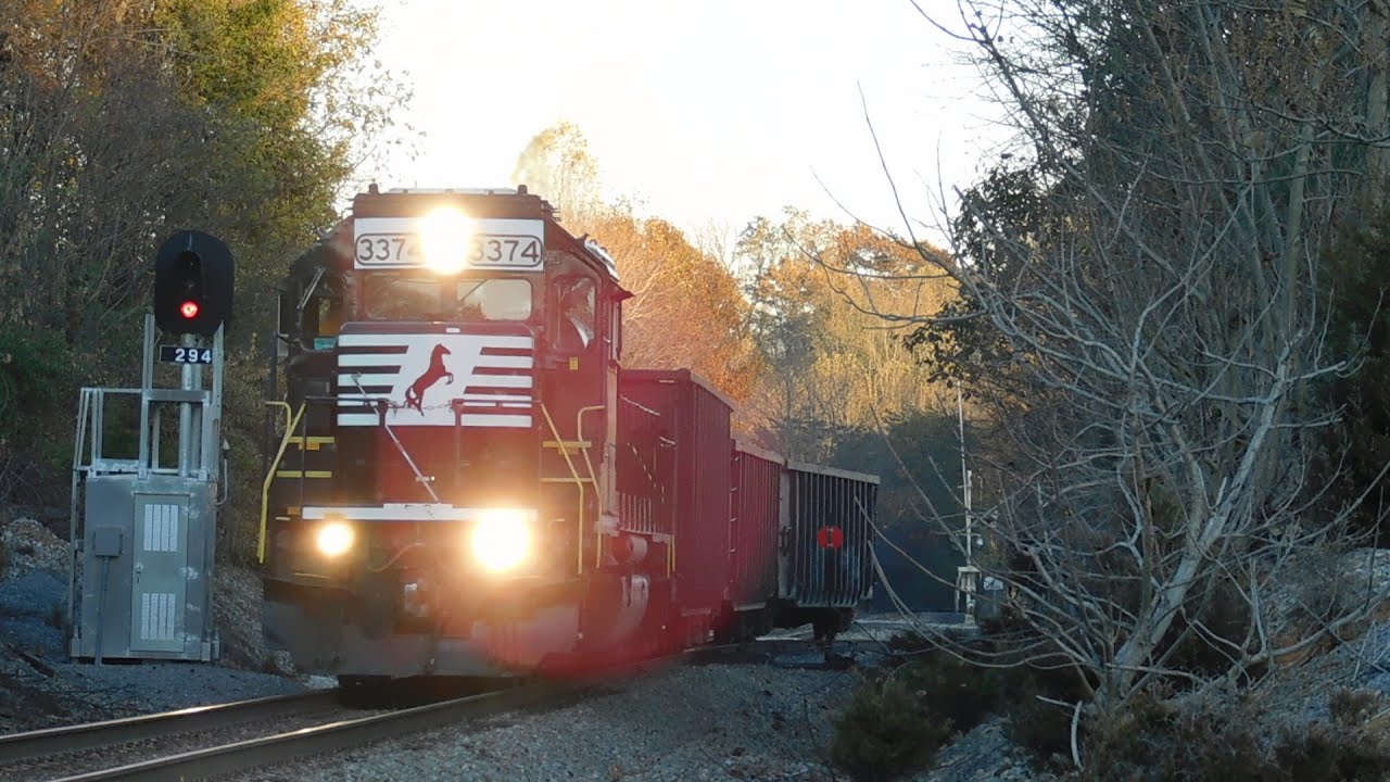 Welded rail, Power move, A rare SD40-2 lash up, And a kind engineer!!! - YouTube