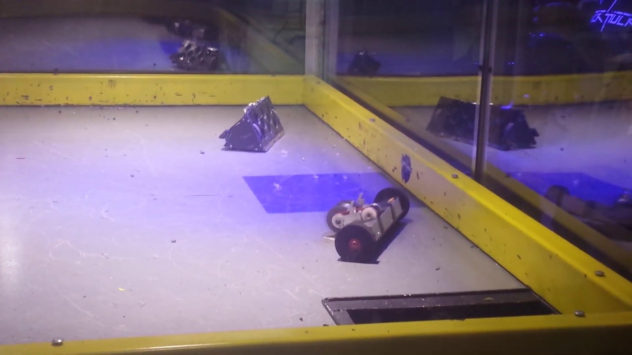 Super Destructive 5 lb Robot Fight - Sep 10th, 2016 in Stuart, Fl - YouTube