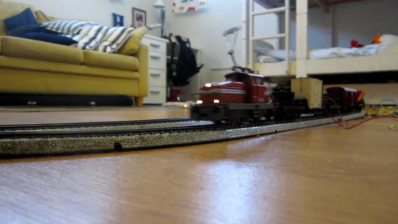Märklin Model Trains Running - YouTube
