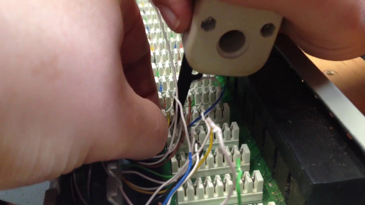 Telefon Patchfeld mit RJ45 Buchsen mal schnell "entdrahten" mit LSA Werkzeug - YouTube