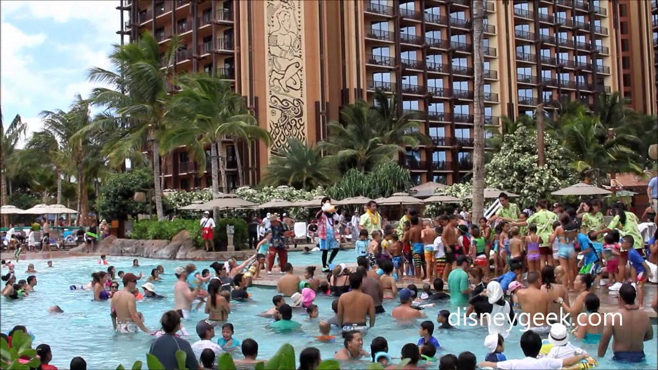 Aulani - Shake-A-Shaka Pool Party Clips - YouTube