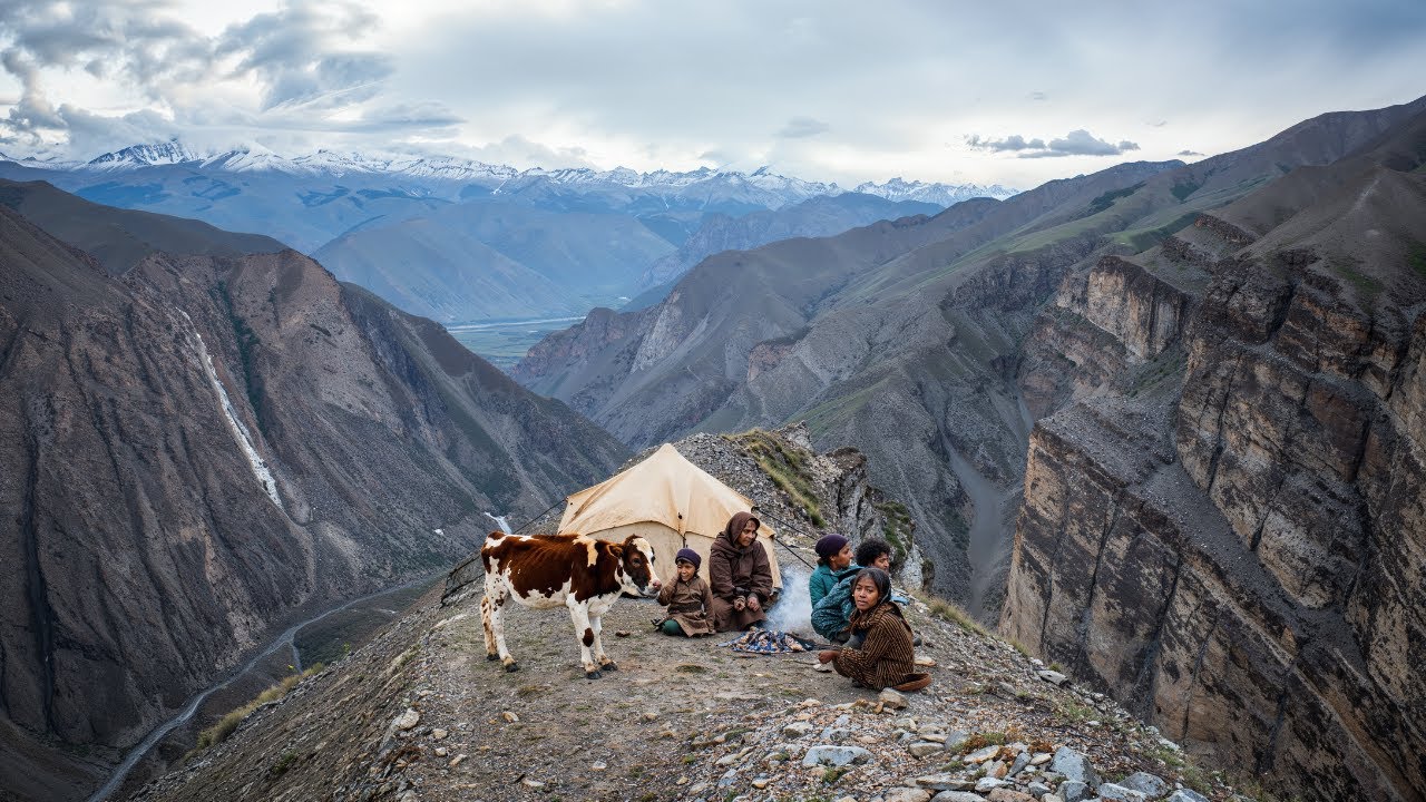 Experiencing Life Without Walls: A Nomadic Day in Afghanistan’s Peaks - YouTube
