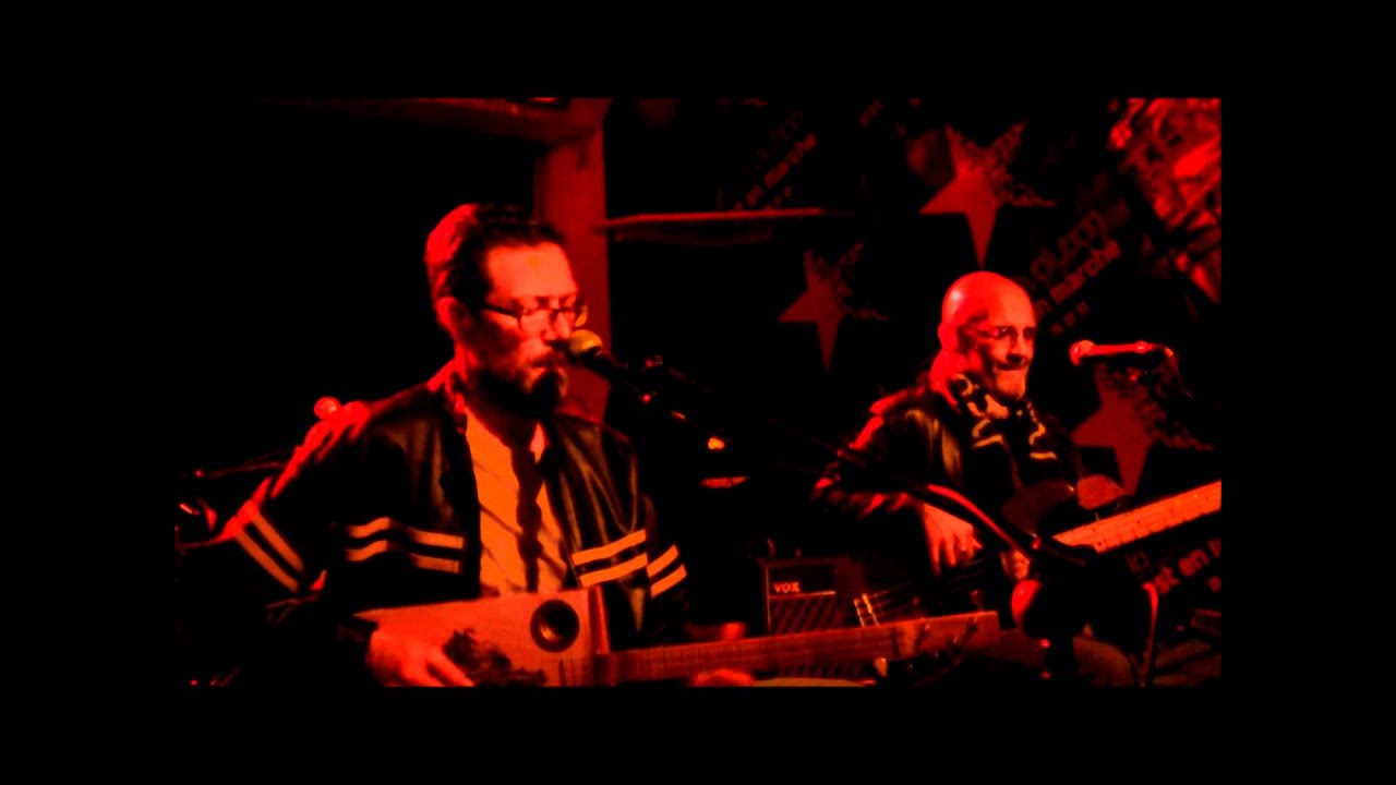 Phil Bonin & The Blues Technicians "Black Cat Moan" dans le Blues Café ...