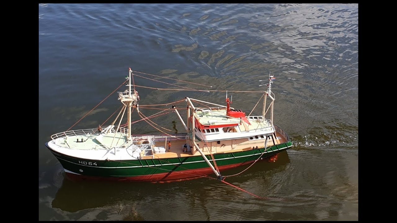 Scale Model Fishing Boat Sailing with Nets Out - YouTube