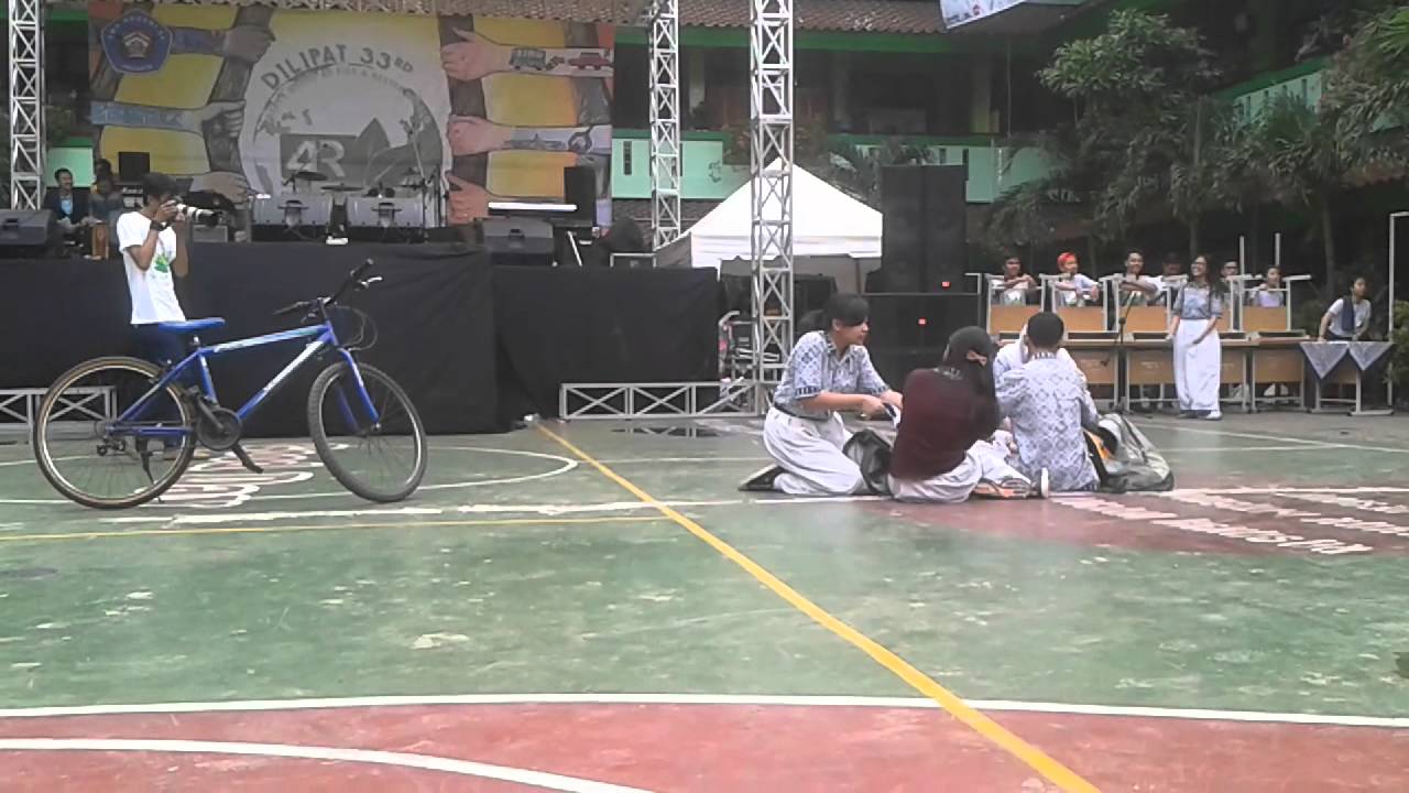 Palang Merah Remaja SMAN 54 Jakarta in The 33rd DILIPAT 2015 - YouTube