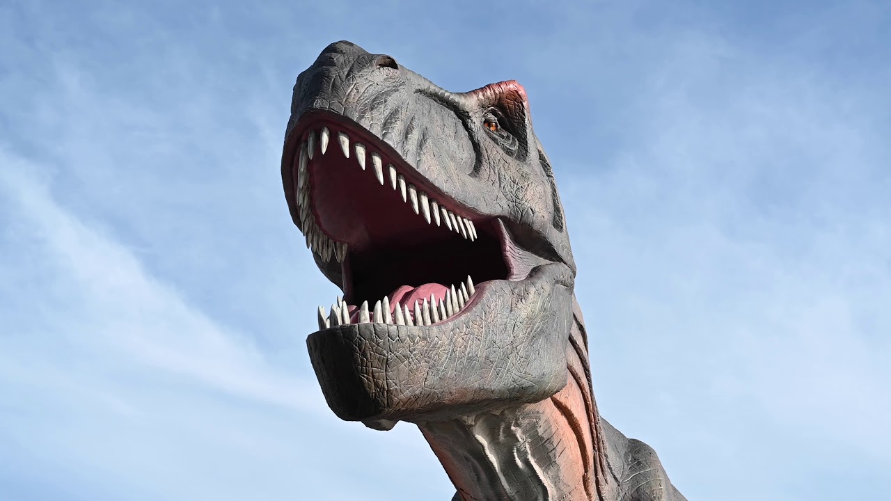 T-Rex in Cardiff Bay (by Matthew Horwood) - YouTube