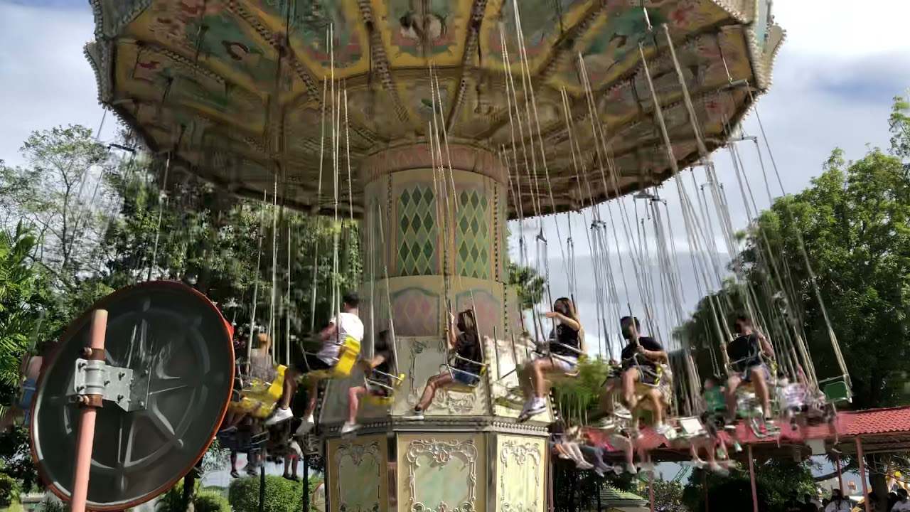 Flying Fiesta Ride of Enchanted Kingdom - YouTube