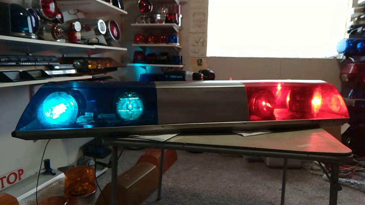 Signal-Stat Dual-Comm lightbar - YouTube