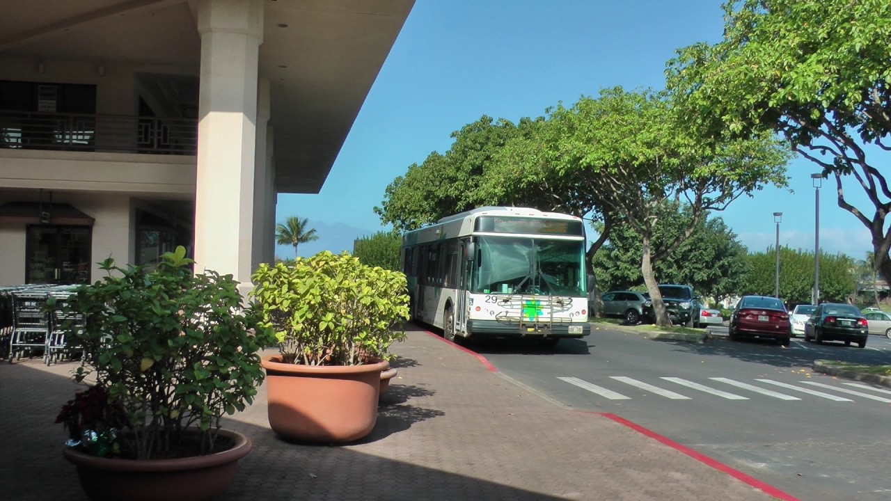 Maui public transit bus at Napili Plaza Shopping Center, Maui, Hawaii ...