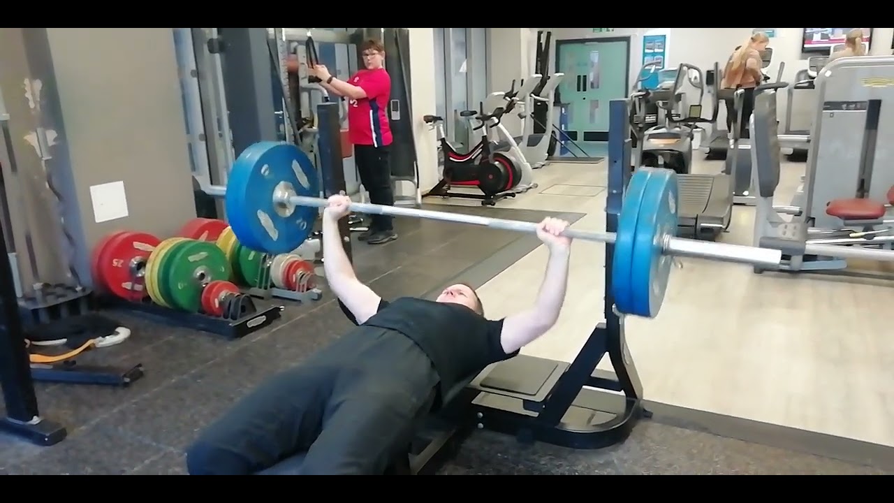 100 Kg Bench Press 3 Reps. - YouTube
