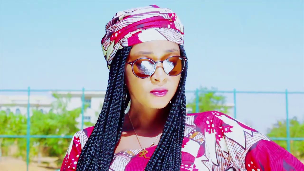 Najim ft rakiya musa official video so zuciya by Auta mg boy 2020 - YouTube