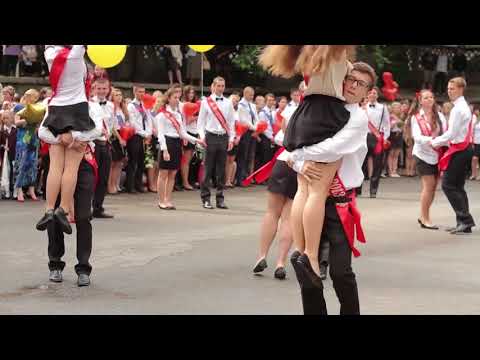 Liseyi Bitirmiş Liseli Kızlar Coşuyor!