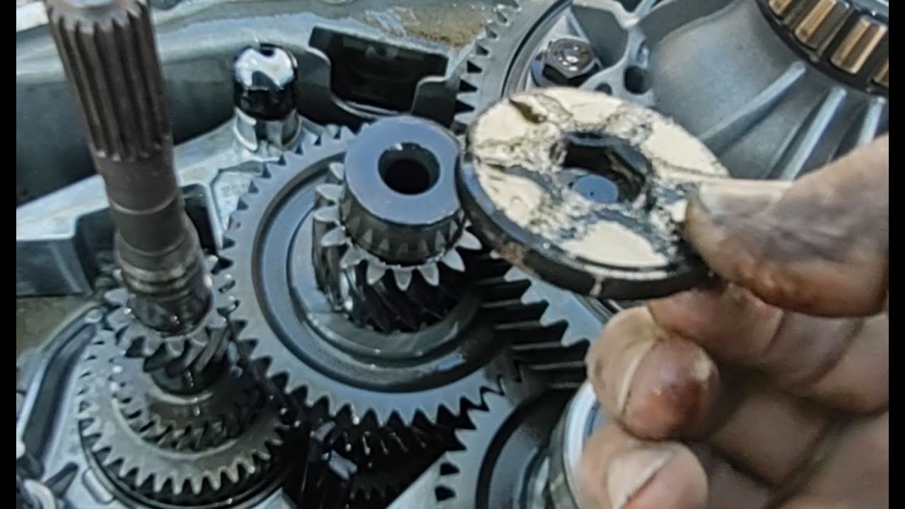 2013 Mini Cooper R56 Manual Transmission Split and Examination (Getrag ...