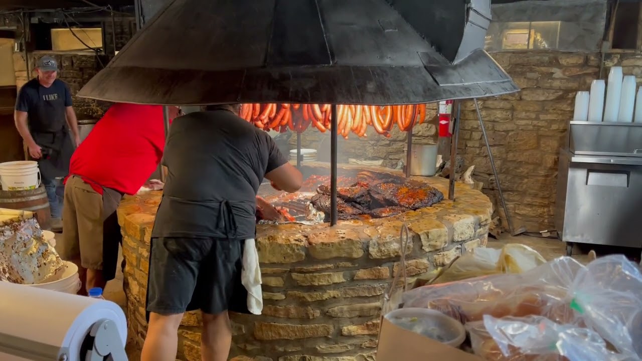Austin Texas BBQ World Famous Salt Lick - YouTube