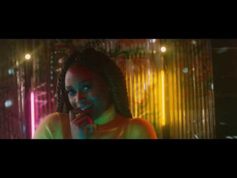 Queen eShun - Party ft Kofi Kinaata  (Official Music Video)