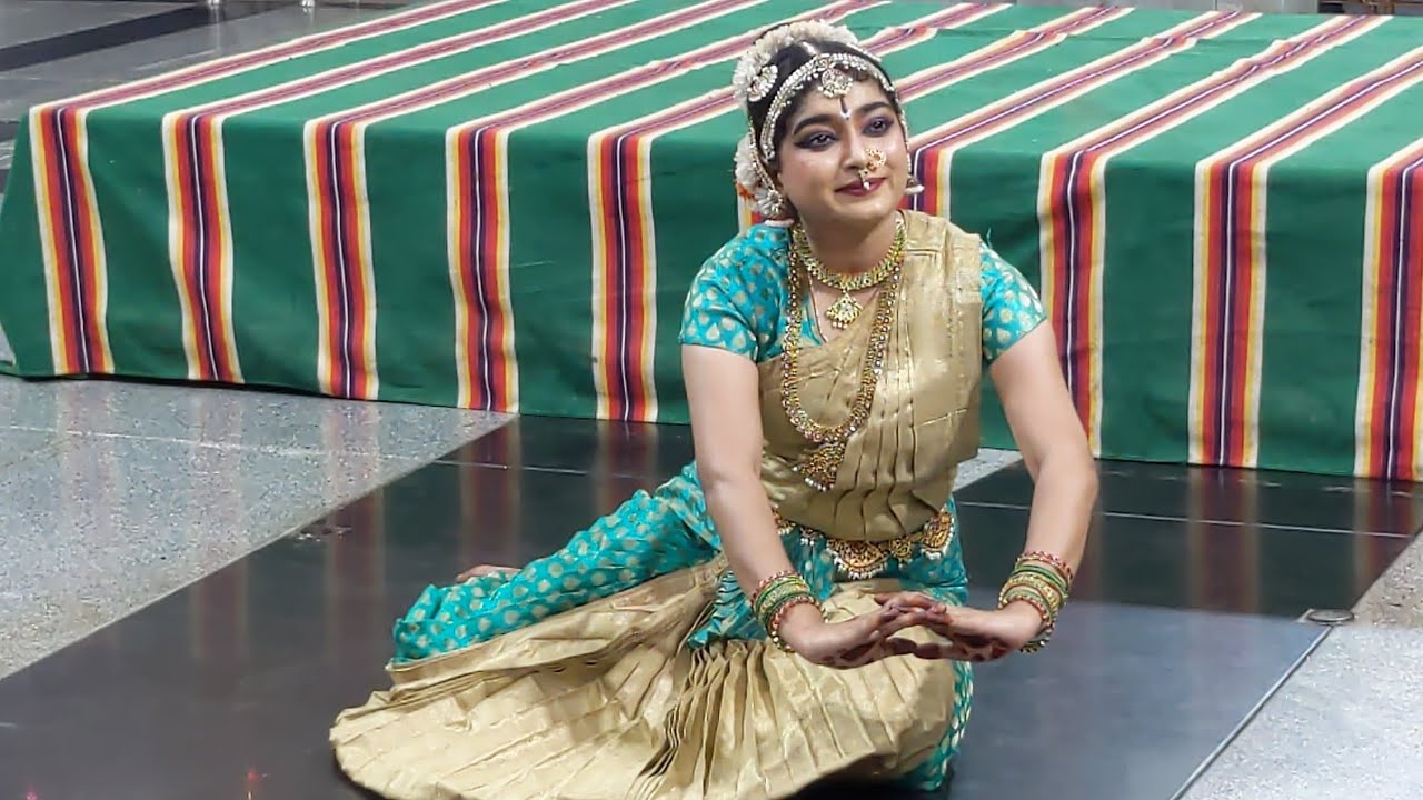 Netrandhi Nerathile Padam | Divya Gopal | - YouTube