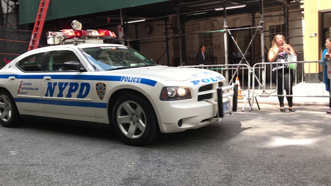 2 NYPD HIGHWAY PATROL UNITS AHEAD OF PRESIDENT TRUMP'S MOTORCADE MAKING ...