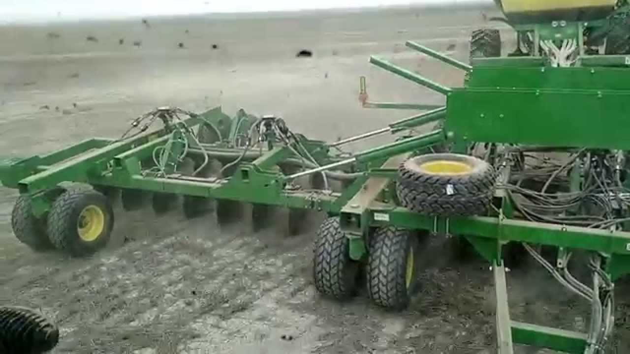 John Deere 8370R Drilling Wheat with RTK GPS - YouTube