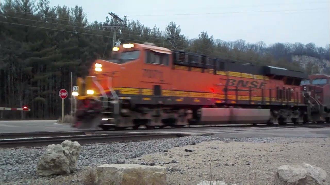BNSF 7071 w/Baretables Intermodal move 12/16/23 - YouTube