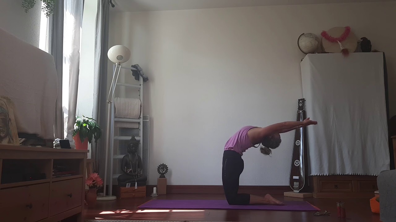 YOGABERRY OM - Séries des diverses Salutations avec Muriel - YouTube