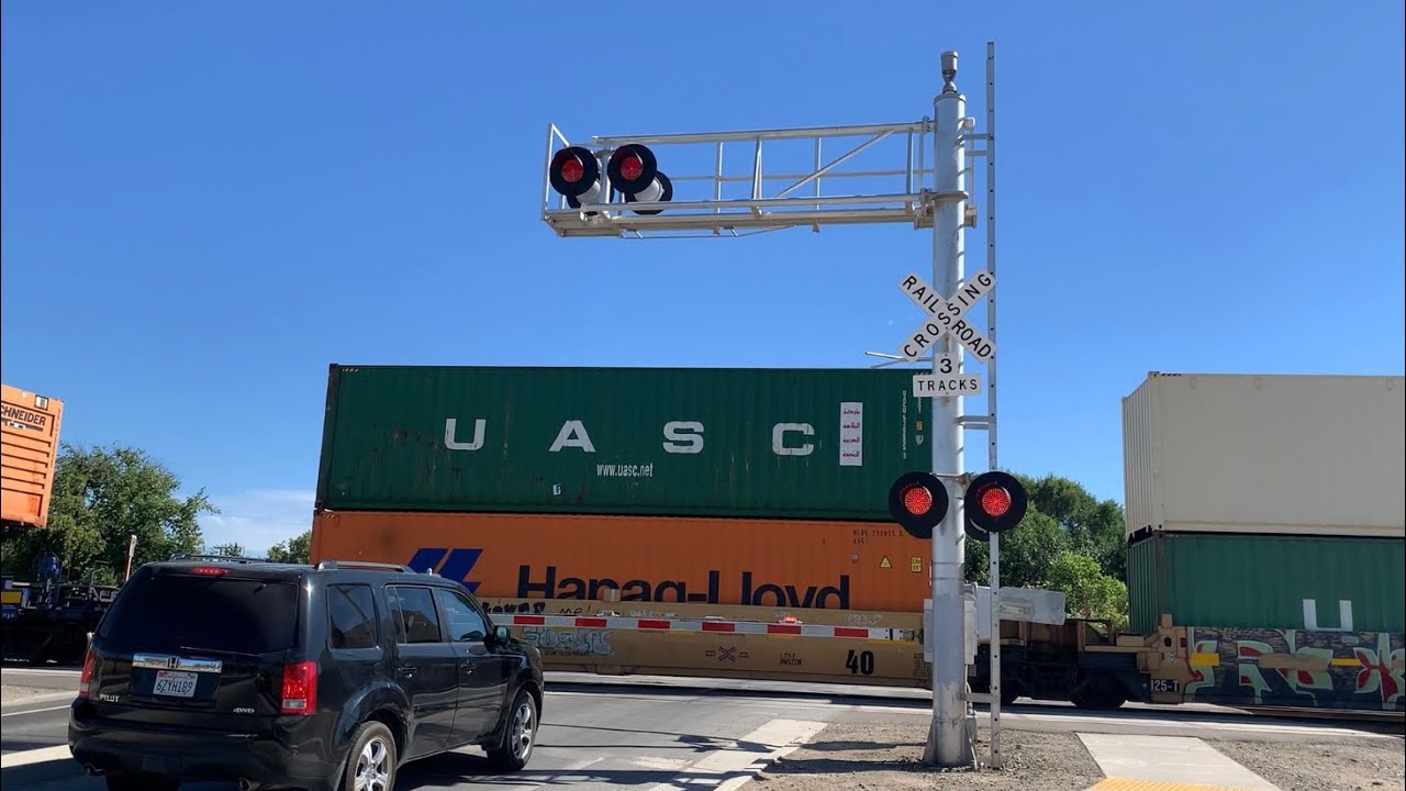 UP 8027 Intermodal Stack Train East - 28th Street Railroad Crossing, Sacramento CA - YouTube