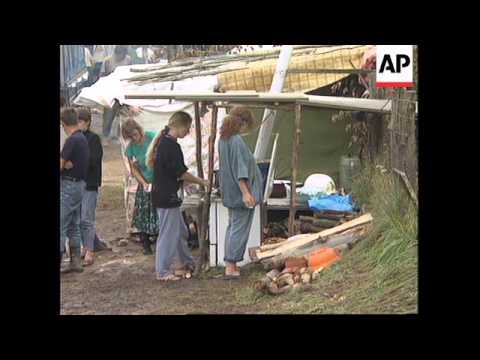 CROATIA: BOSNIAN MUSLIM REFUGEES LATEST SITUATION - YouTube