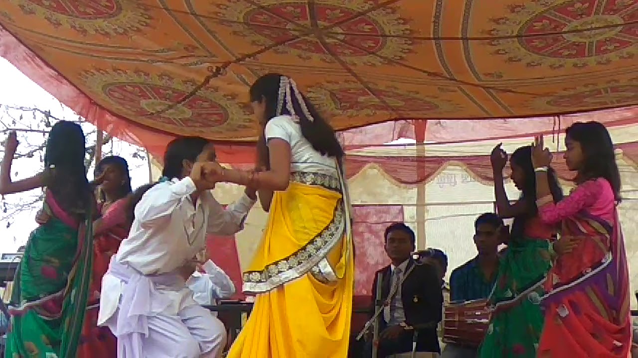 मै होगेव दीवानी रे का मोहनी खवाये रे HIGH SCHOOL dance singhi - YouTube