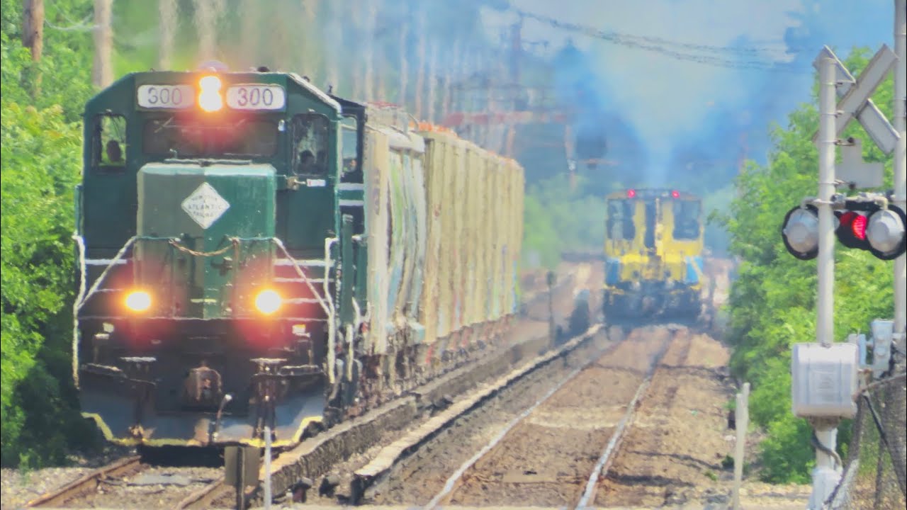 LIRR Work Train And NYAR RS40 At Bethpage Train Station! - YouTube
