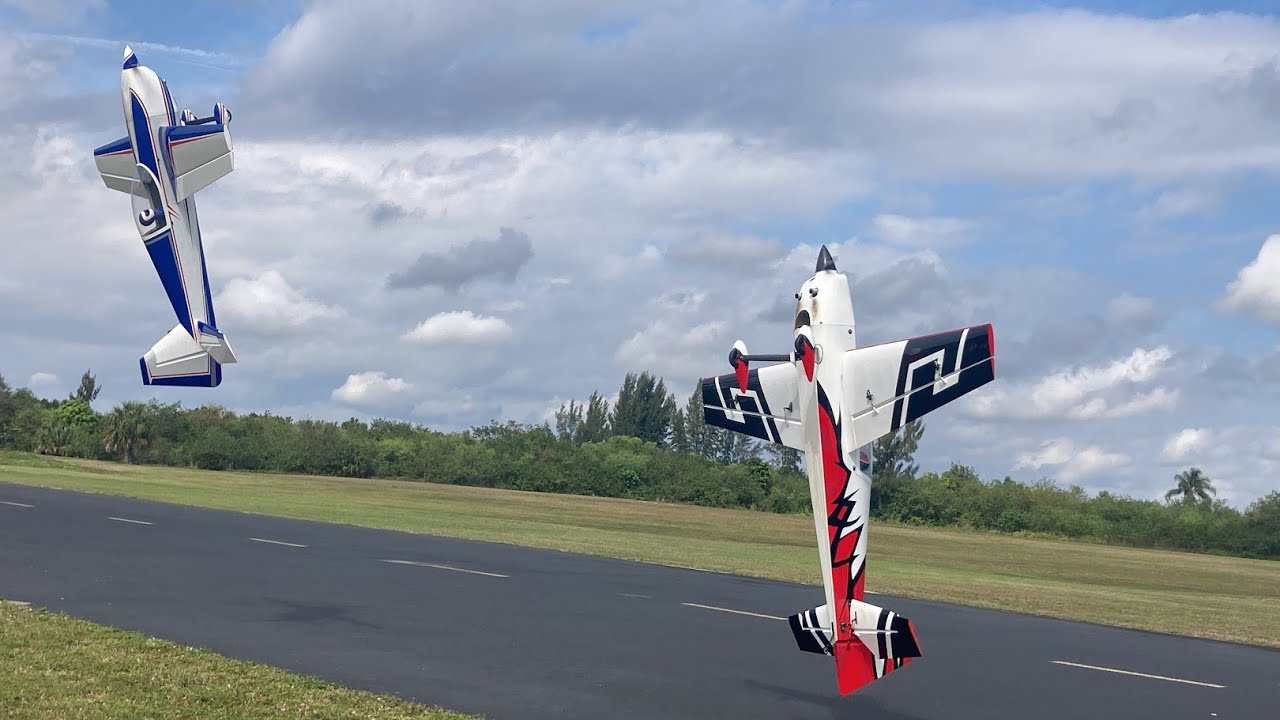 Extreme Flight 104" Extra EA260/Edge-540T formation flight at 3D over ...