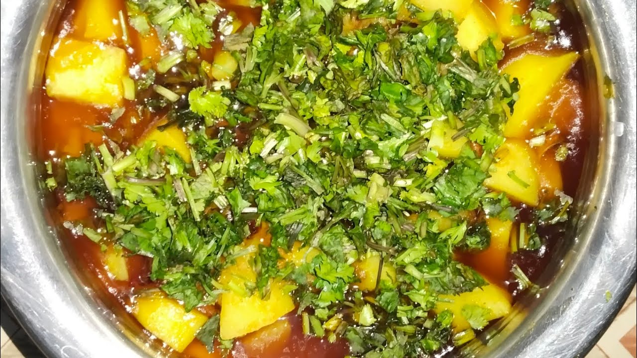 puri k sath khane wali aloo sabji @hidu food story #youtube #viralvideo ...