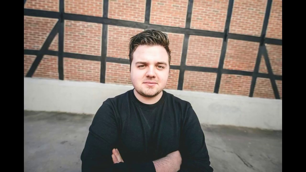 Carl Stanely om att byta karriär - Tombola Podcast #84 - YouTube