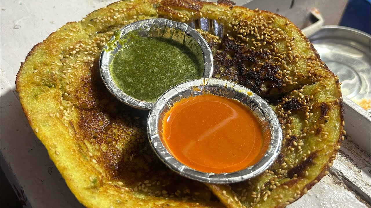 Ahmedabadi Couple Started New Live Dhokla Handwo Aloo paratha Thepla ...