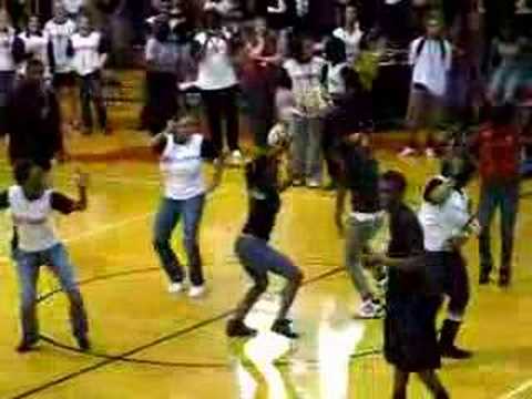 Dirty Girl at Dodgeball Dance Competition - YouTube